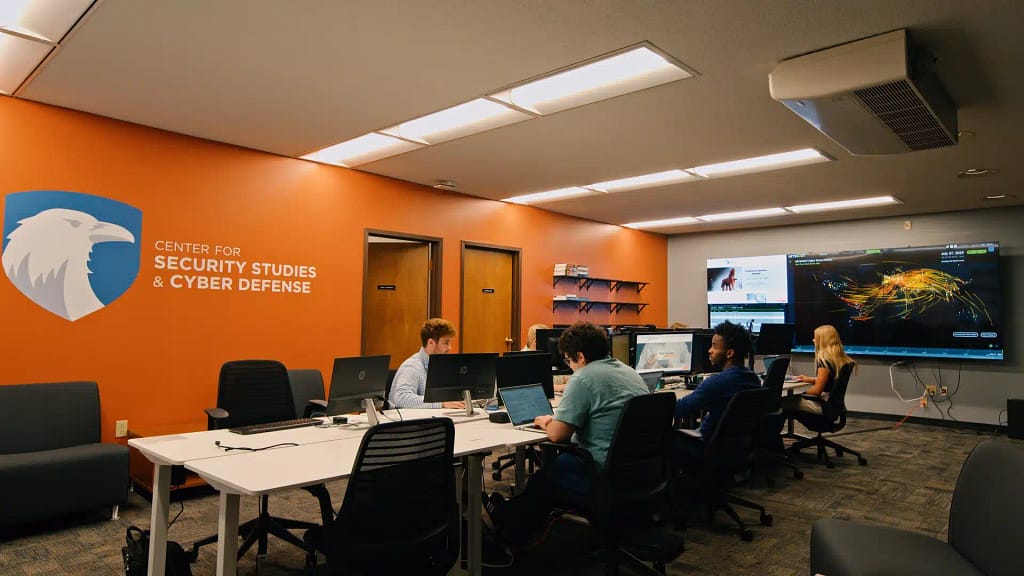 7 Exciting Career Paths for Cybersecurity Majors - Anderson University